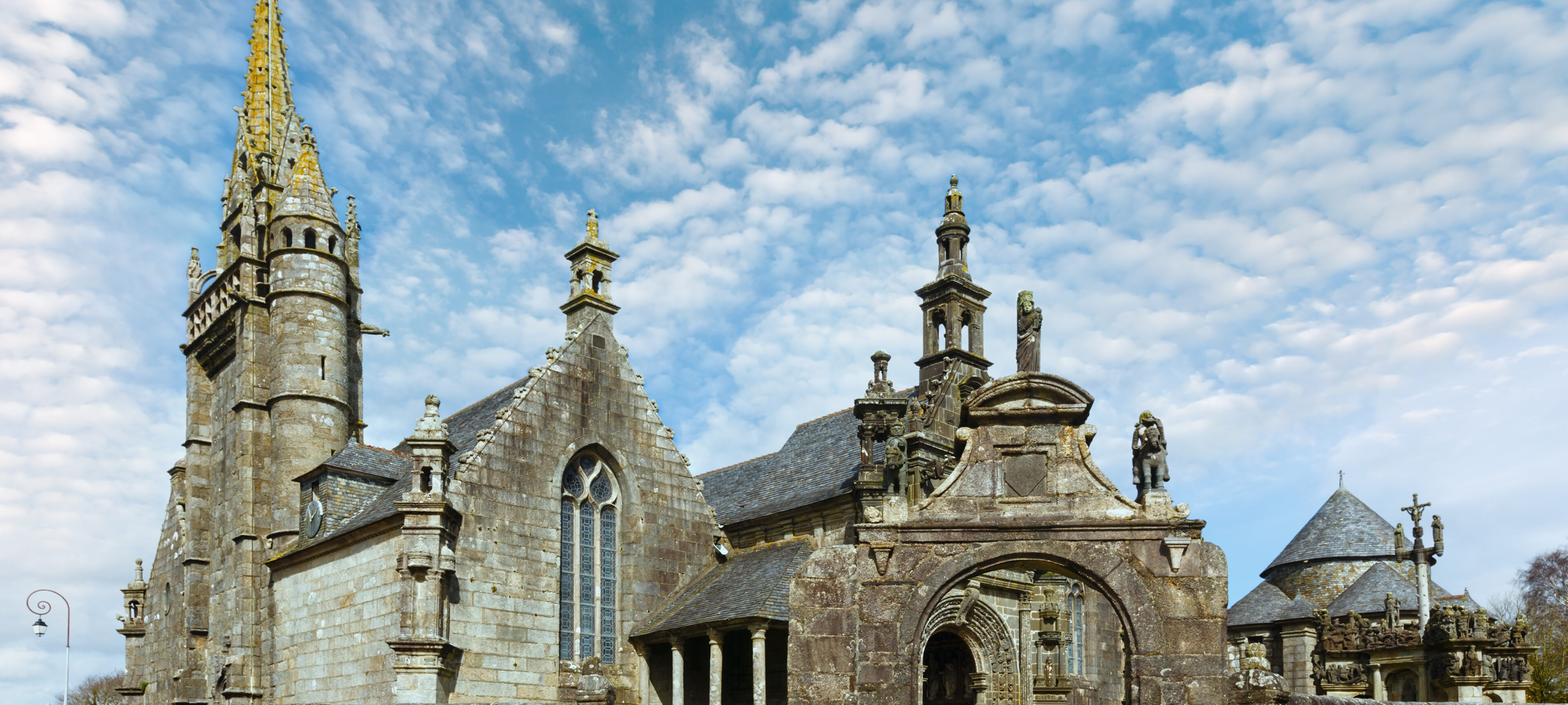 Farní dvorce – unikát, který najdete pouze v Bretani | CK CestoMilové